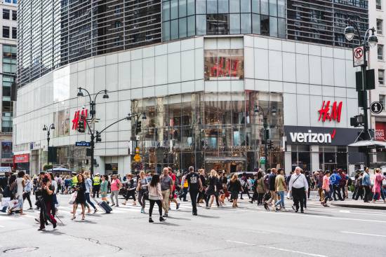 Shopping and Dining in the 34th Street District